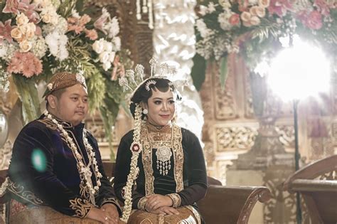 Premium Photo Tradition Wedding Of Java