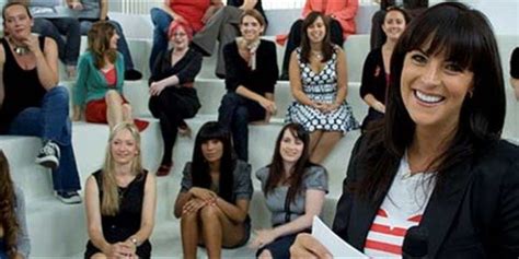 Szexiskola Sorozat Kritik K Vide K Szerepl K Mafab Hu