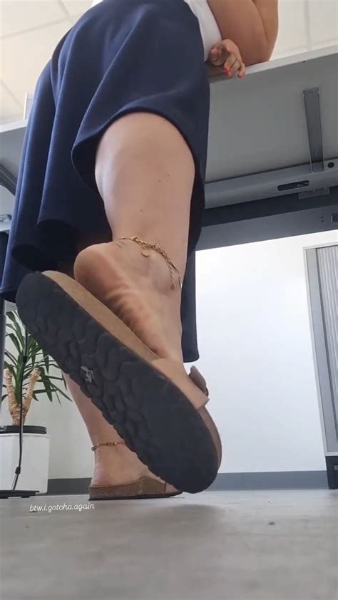 فیتیش دامن و پا عکسفیلم