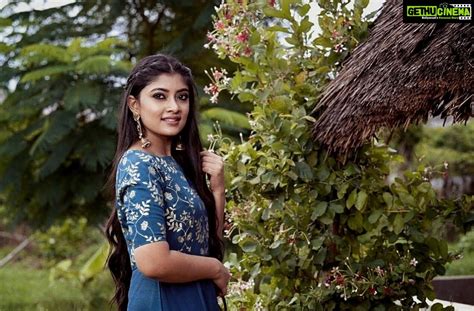 Ammu Abhirami Instagram Serene Yet Strong 🖤 Styling Rincyshankar H