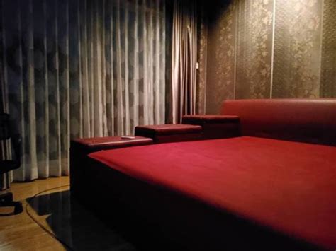 ขายทาวน์โฮม 3 ชั้น ถูกมาก หมู่บ้าน บ้านกลางเมือง ศรีนครินทร์ 24 ใกล้รถไฟฟ้า เฟอร์นิเจอครบ Ennxo