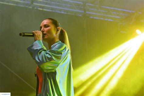 Esőben Is Megtelt A Kossuth Tér Minelli Koncertjére Nyíregyháza