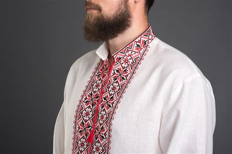 Вишиванка традиційний одяг для чоловіків