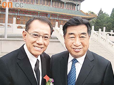 政情楊受成蟬聯中華慈善獎 東方日報