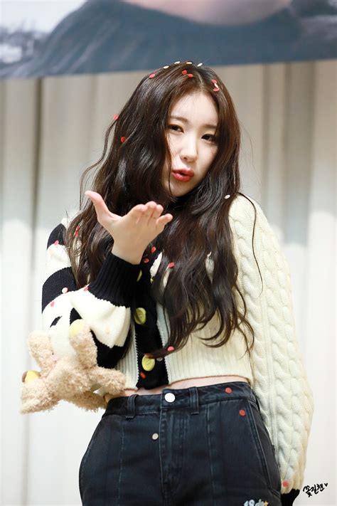 221119 팬사인회 이채연 꽃가루를 날려🌸 폭죽을 더 크게 터트려🎉 이채연 Leechaeyeon 허쉬러쉬