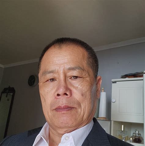 수경 남편에게 심각하게 말을 안 한 것도 있는데~ 한달 전 부터 형님들 그리고 절친 친구와 계획 세운 가거도로 2박3일 여행 갔어요 씩씩하게 다녀 온다고 나가네요