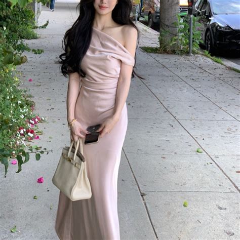 르뚜앙 꿈틀 여름 셀프웨딩 브라이덜샤워 원피스 화이트 핑크 피로연 이브닝 슬리브리스 나시 오프숄더 새틴 롱원피스