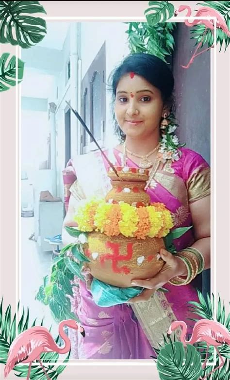 సాంప్రదాయాలకు ప్రతీకగా నిలిచే బోనాల పండుగను భక్తిశ్రద్ధలతో జరుపుకోవాలని