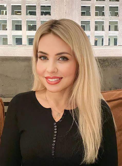 European Girls Photos Gallery