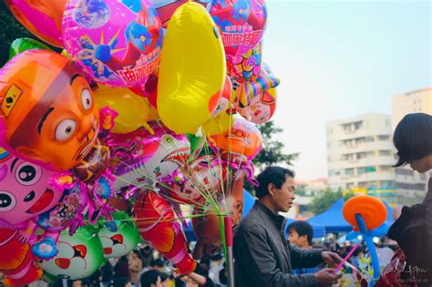 무료 이미지 남자 하늘 거리 풍선 명확한 후지 필름 중국말 사육제 색깔 화려한 장난감 맑은 솔직한