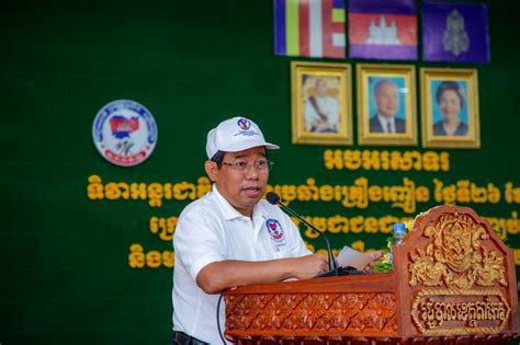 អភិបាលខេត្តតាកែវ