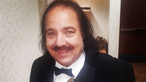 Порноактьор не може да бъде съден за сексуални престъпления заради болест Новини бг