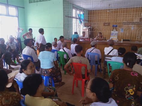 ကျောက်တော်မြို့နယ် မြန်မာ့စီးပွားရေးဘဏ်တွင် အငြိမ်းစားဝန်ထမ်းများ၏ ပင်စင်လစာများ ထုတ်ပေးလျက်ရှိ