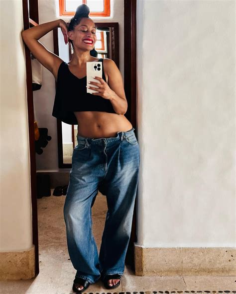 Tracee Ellis Ross 50 Serves Body Goals In Leopard Bikini
