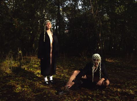 Cracks On Oracle Bones Infringe