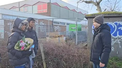 Nodirbek Yakubboev Gives Flowers Apologises To Vaishali For Refusing To Shake Her Hand