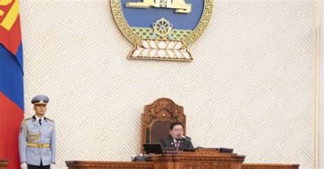 Г Занданшатар Ард түмэн эсэргүүцэж байгаа учраас Хөрөнгө оруулалтын хуулийн төслийг хэлэлцэх