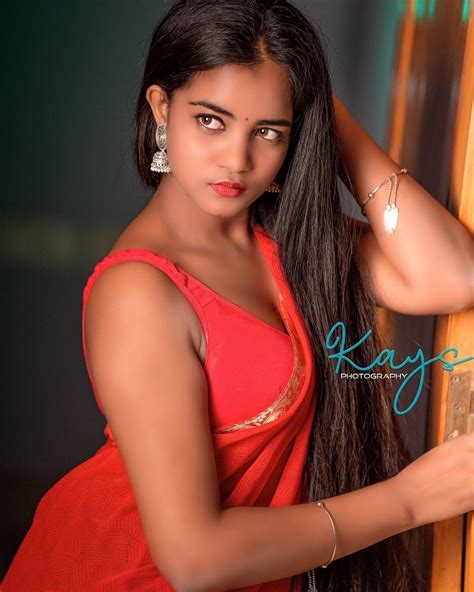 Photos வொயிட் பிகினியில் மனதை மயக்கும் மாடல் யுவஸ்ரீ ராஜேந்திரன்