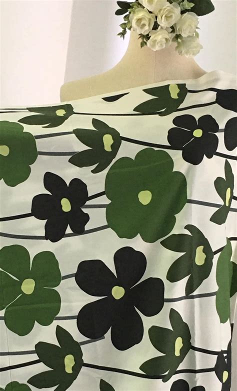 🌷 ผ ้ า ค อ ต ต อ น ญี่ ปุ่น ล า ย ส ว ย จ้ า สั่งซื้อ 3 เมตร‼️ ‼️จัดส่งฟรี‼️ เมตรละ240บาท จ้า