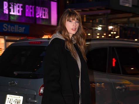 Taylor Swift Revived Her Reputation Curls To Support Travis Kelce