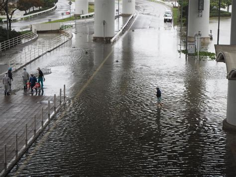日本关西机场跑道及航站楼浸水 联络桥紧急封闭 日本通