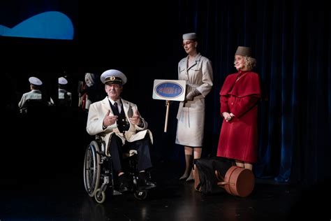 Джинджер и Фред Несостоявшееся шоу Репертуар Красноярский театр юного зрителя Krasnoyarsk