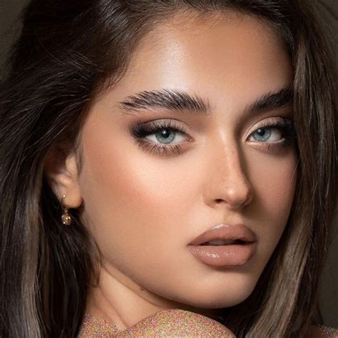 مدل میکاپ لایت شیک و دخترانه اینستا آرایش لایت اروپایی