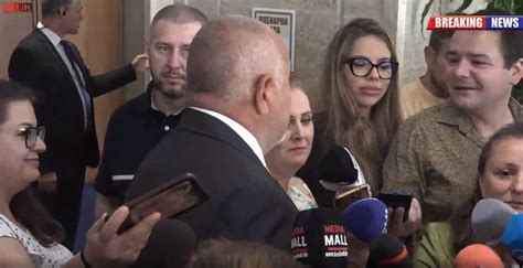 СУПЕР ШОУ В ПИК Борисов НАХОКА журналист Кажете бе господине Само ми подвикваш отзад не