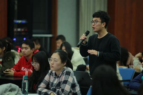 吉林大学第十四期鼎新青年论坛 老人跌倒扶不扶成功举办 共青团吉林大学委员会