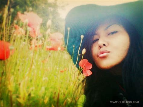 Pose Hot Hingga Transparan Hot Banget Tante Girang