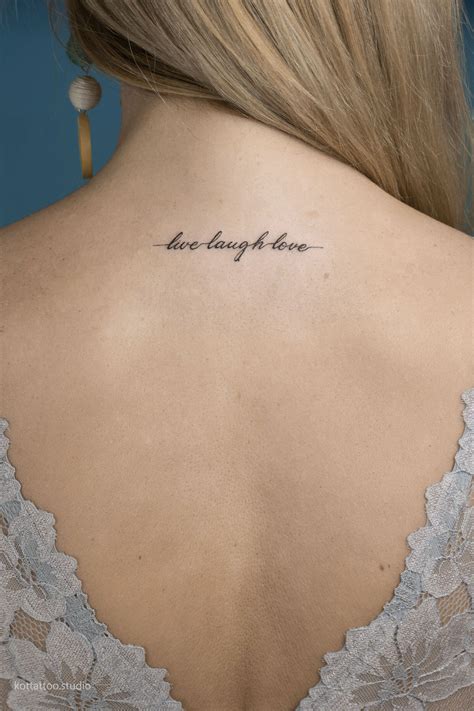 Тату на спине Тату надпись на спине для девушки 100 фото тату на спине и эскизов на нашем