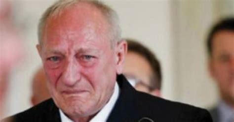 Stiefvater Setzt Sich Gegen Stieftochter Und Ex Durch Zeigt Auf Warum Wir Niemanden Auf Uns