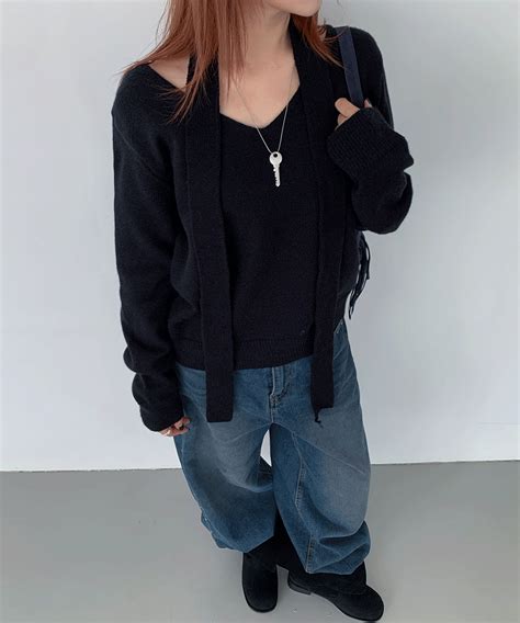 아드 브이넥 머플러 니트 3color 에이블리