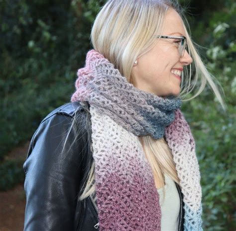 Шаль крючком схемы с описанием как связать Фото необычных новинок с простыми моделями и