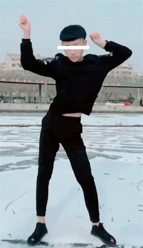 兴风作浪的精神小伙来了比大妈大爷更狂野 搜狐大视野 搜狐新闻