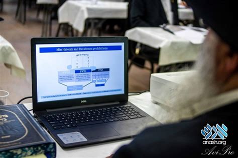 New Semicha Program Opens Second Class