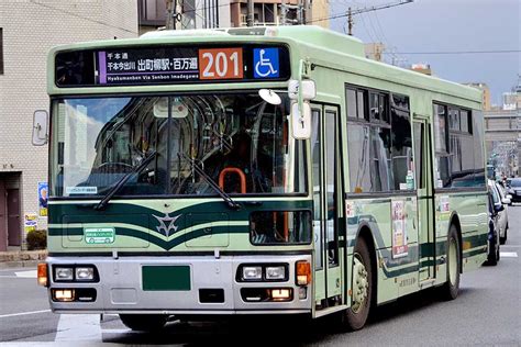 京都市バスの深刻な人手不足 日々の欠員50人休日出勤や超過勤務も年収は25年間で300万円減 ENCOUNT