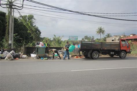 10 Lori Angkut Sampah Pukal Selepas Banjir Trdi News