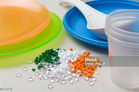 폴 리 에틸렌과 립 그리고 폴 리 에틸렌 폴 리 프로필 렌으로 만든 일회용 식기 Bpa 무료 개념 플라스틱에 대한 스톡 사진 및 기타 이미지 Istock