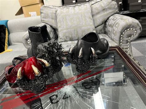 Those Godzilla Claw Shoes On The Oscars Red Carpet Are Just One Of