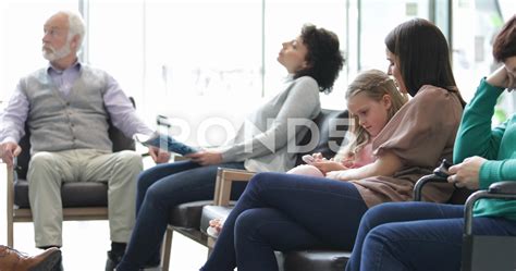 Crowded Hospital Waiting Room Nhs Hospital Trusts With The Longest