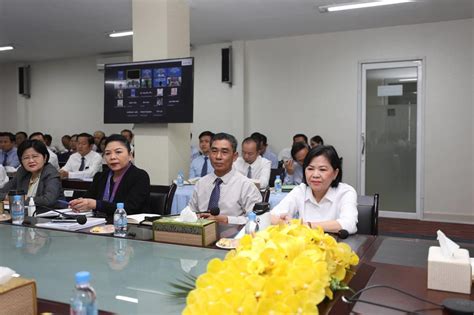 រដ្ឋមន្ត្រីសុខាភិបាល ណែនាំដល់មន្ត្រីក្រោមឱវាទ ខិតខំបំពេញការងារប្រកបដោយទំនួលខុសត្រូវ