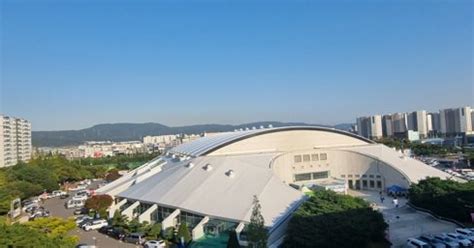 울산 동천체육관 지붕막 교체 전국체전 준비 완료