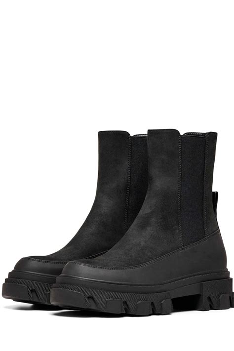 Only ΓΥΝΑΙΚΕΙΑ ΜΠΟΤΑΚΙΑ