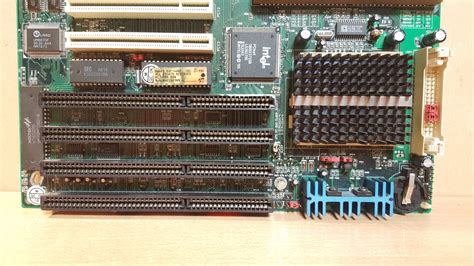 Intel Socket 7 Motherboard With Pentium S 166Mhz CPU 32mb Ram PSIset SB82437VX Retro PC Store
