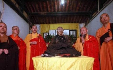 九华山唯一“女肉身佛像”，专家至今无法解释