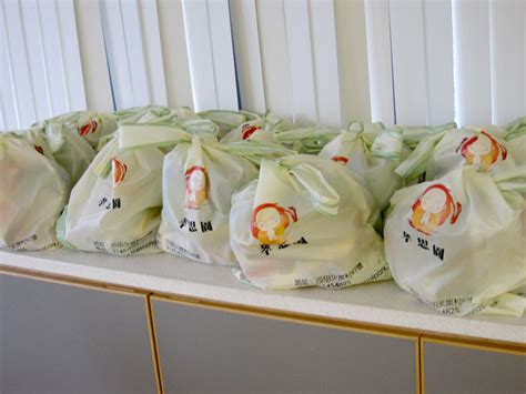 孝思園向香港防癌會捐贈福袋 孝思園 Memorial Park