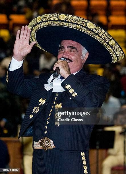 Singers Vicente Fernandez Photos And Premium High Res Pictures Getty