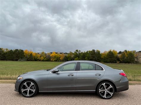 3 Pros And 2 Cons Of Driving The 2022 Mercedes Benz C Class Pinnacle