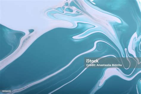 다채로운 대리석 배경 혼합 매니큐어 매니큐어의 추상적 인 질감 유체 예술 기술 대리석 배경 현대적인 배경 설계를 위한 공간을 복사합니다 수평 추상 배너 옻칠한에 대한 스톡